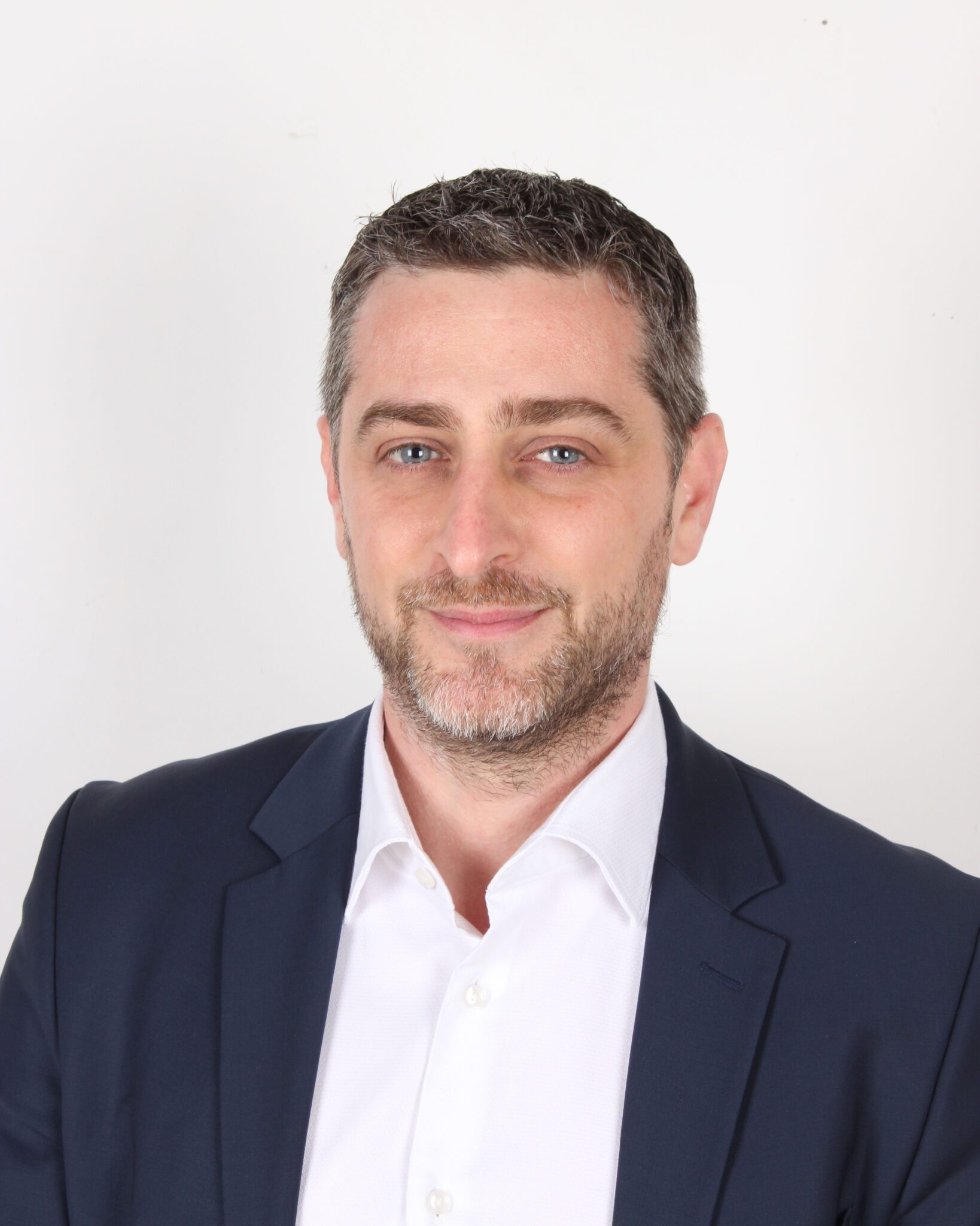 Quantum computing in 2025: risk and reward - Foresight